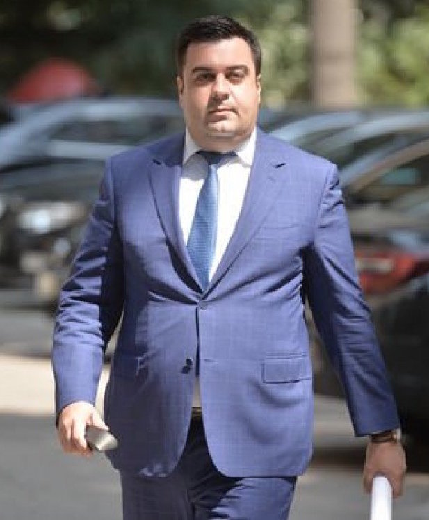 PSD-ist în cătușe: Răzvan Cuc, ministru în trei guverne, a fost reținut ...