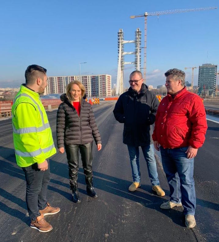 FOTO+VIDEO: Țoapa de pe pod. Firea se laudă că Podul Ciurel e gata 90% ...