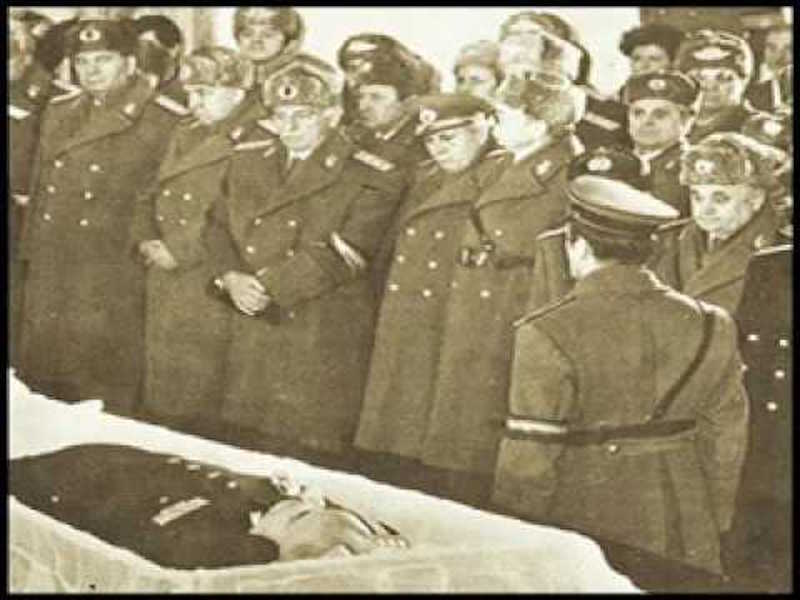 SERIAL (37) / Șocul lui Ceauşescu: “Milea a trădat!” - Ziariștii