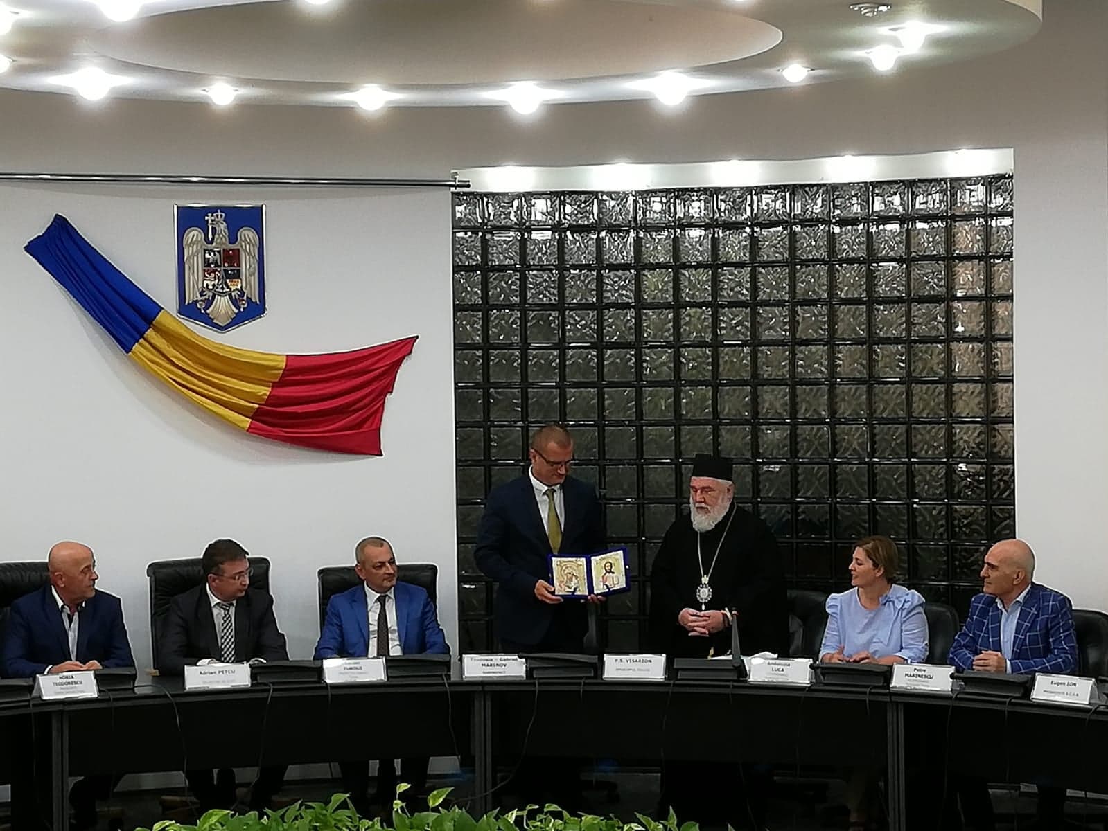 Cioloș despre guvernarea PSD-PNL: "S-au organizat în bande de partid ...