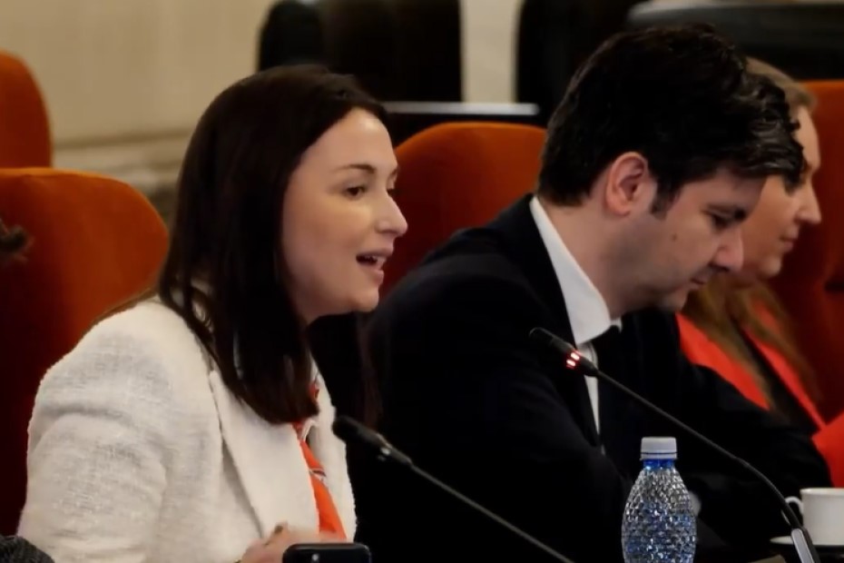 Beizadeaua lacomă de la ICR Londra, al cărei moft e să-i plătim chirie ...