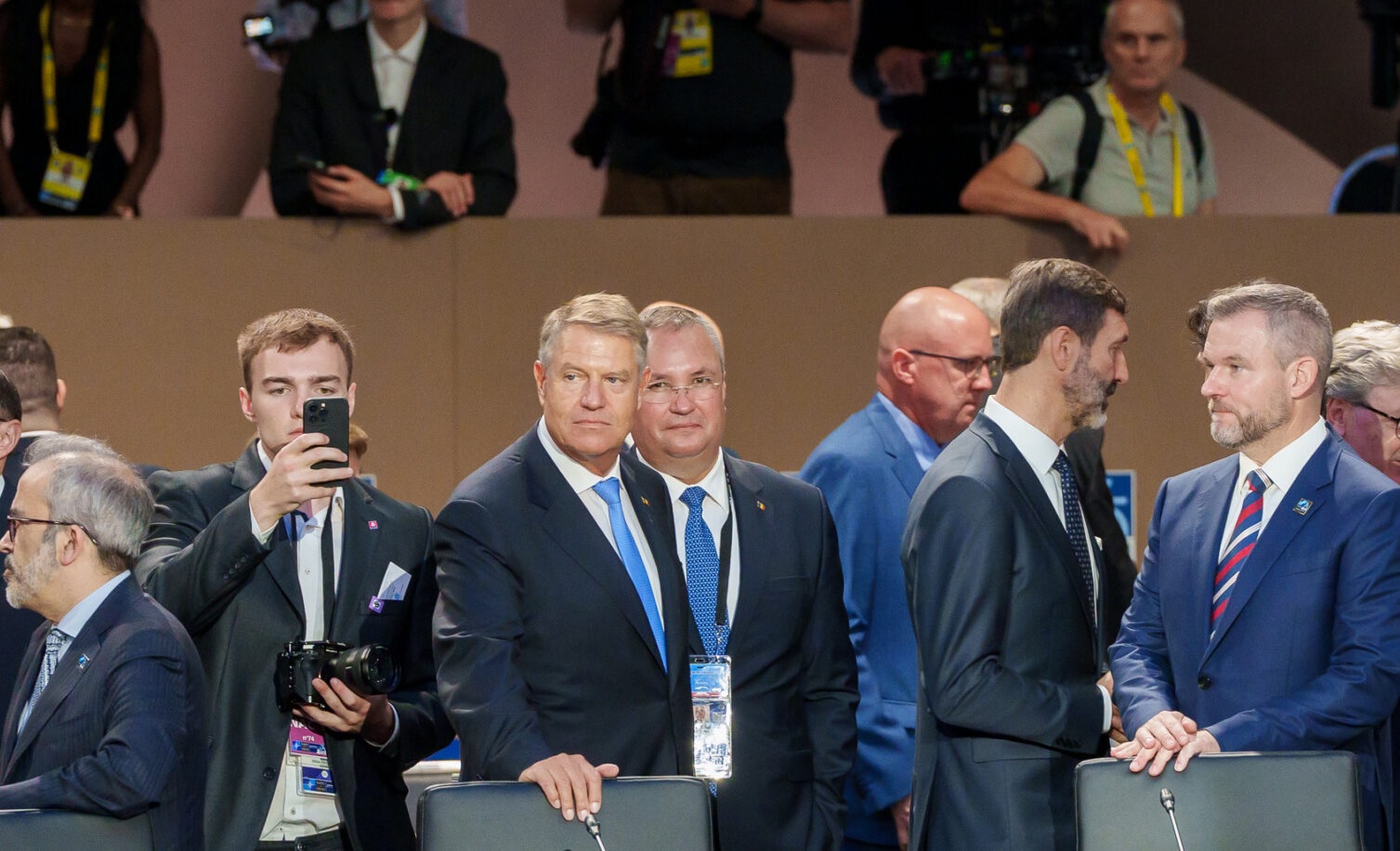 Adus la TV după rușinea de la Summitul NATO, Ciucă dă din colț în colț ...