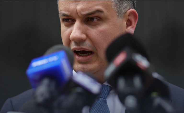 Guvernul ”fantomelor” – miniștrii lui Eugen Tomac. Prea multe nume ...